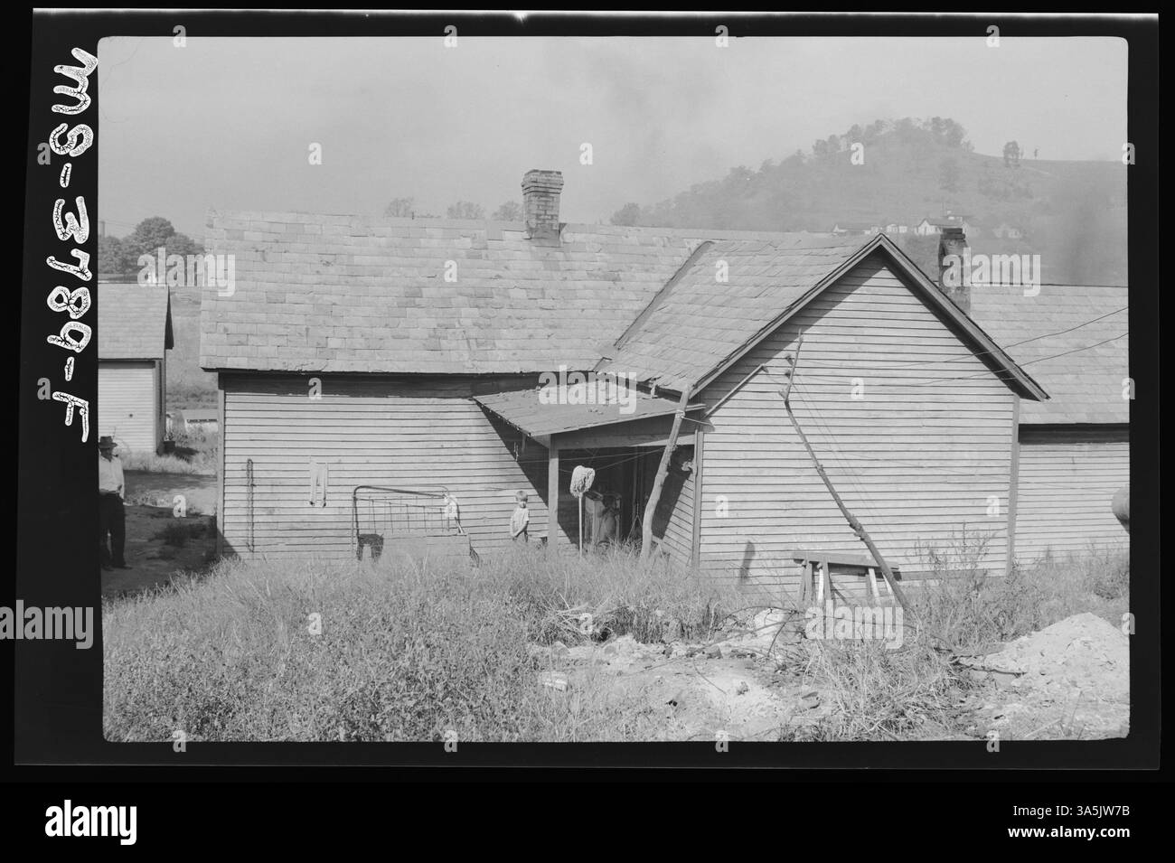 Worker accommodations Black and White Stock Photos & Images - Alamy
