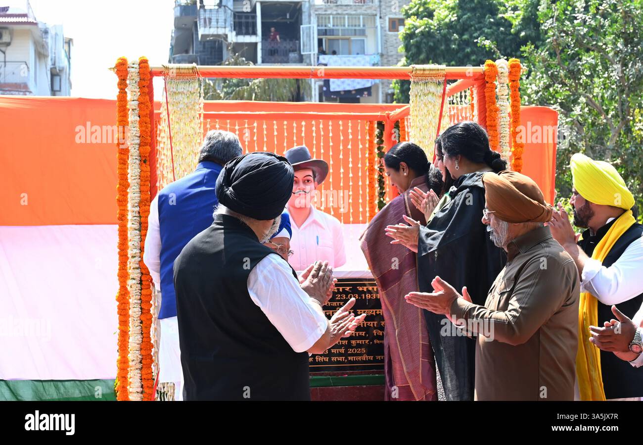 Bhagat singh, rajguru and sukhdev hi-res stock photography and images ...