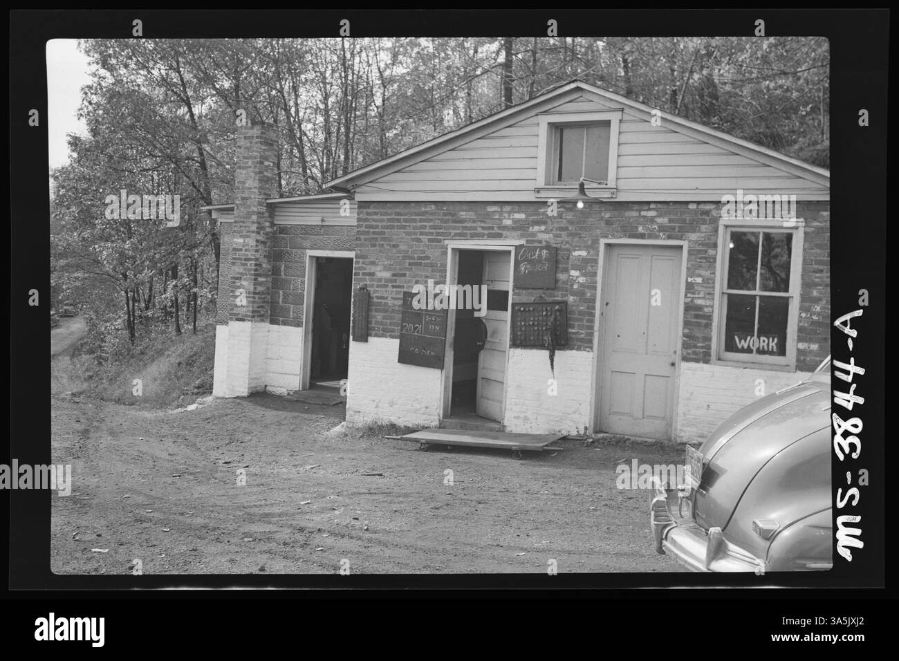 The first aid room at Lindsey Coal Mining Company’s Lindsey #8 Mine in ...
