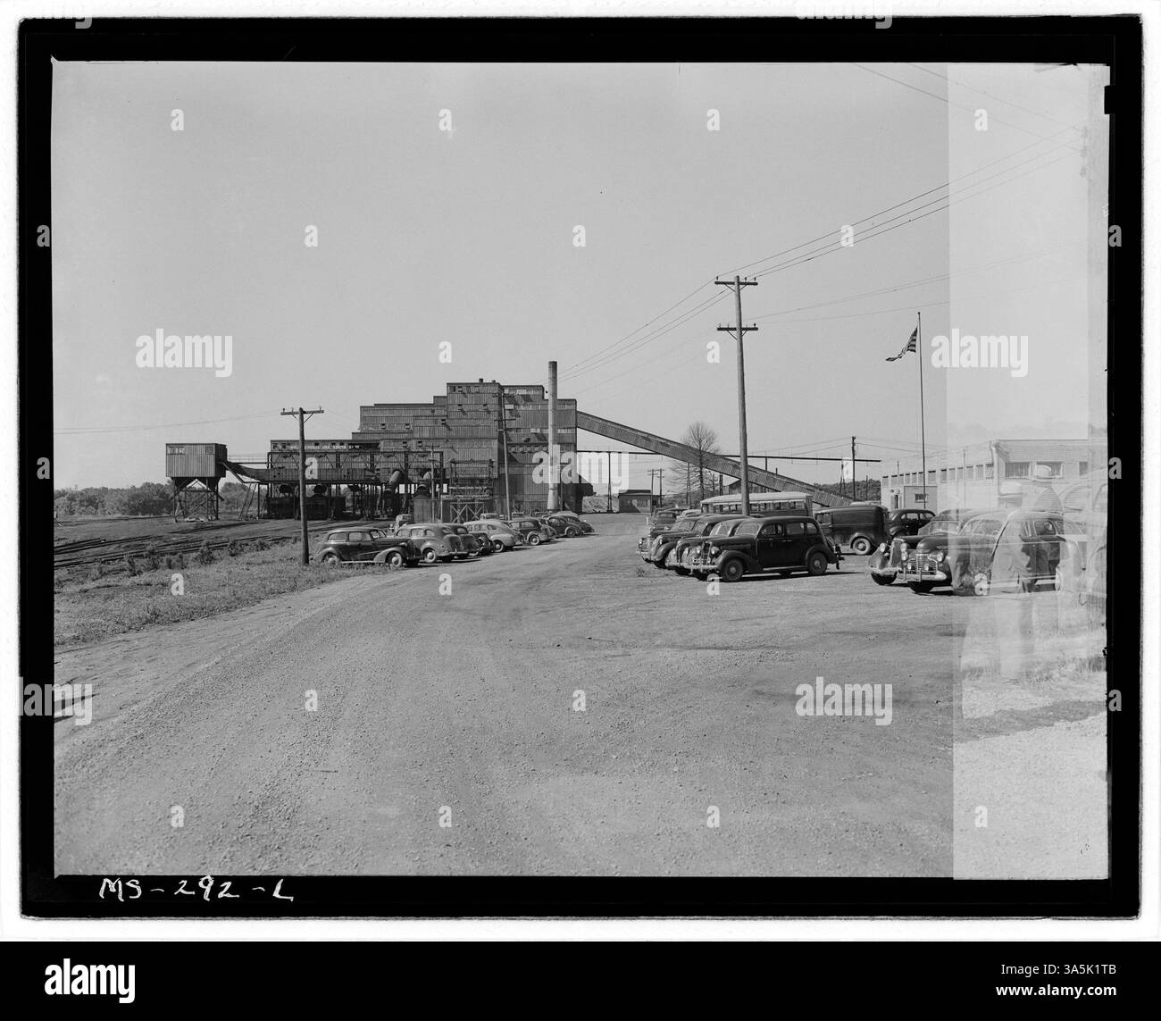 A view of the Pyramid Coal Company’s Victory Mine tipple, which has ...