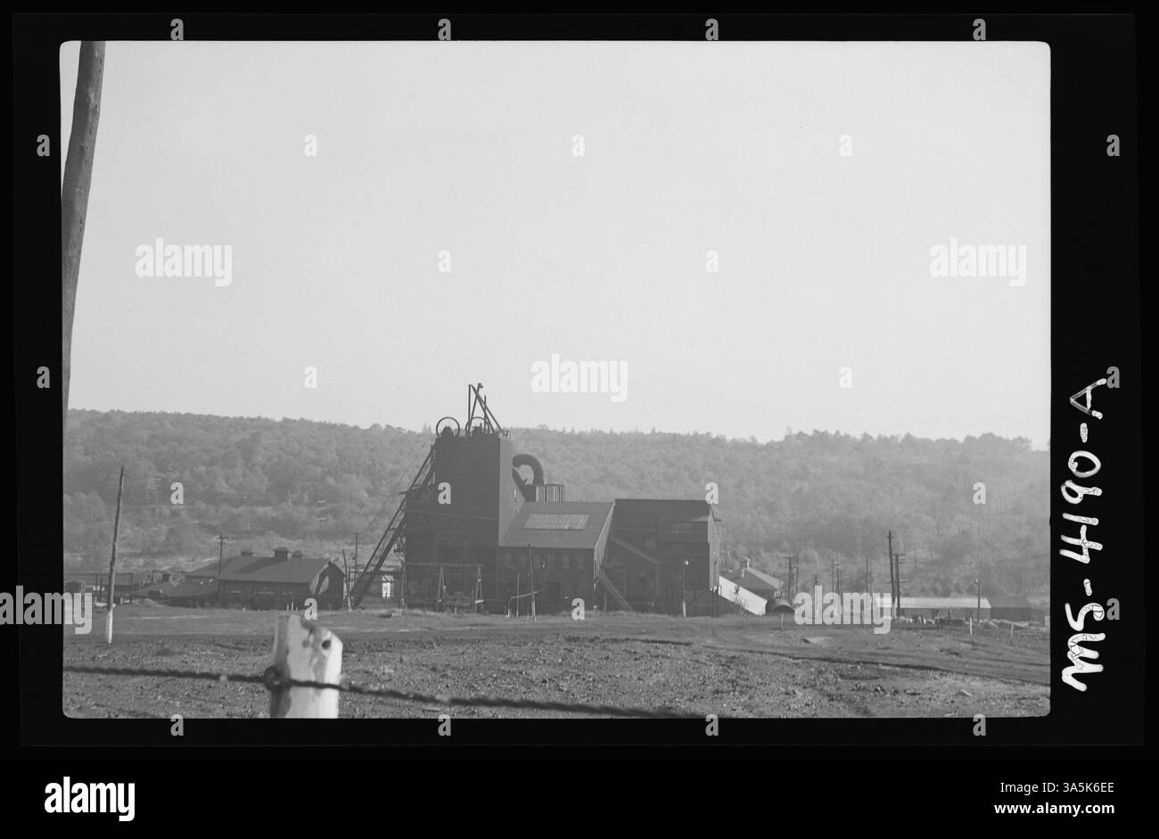 This image shows the tipple at Consolidation Coal Company's ...