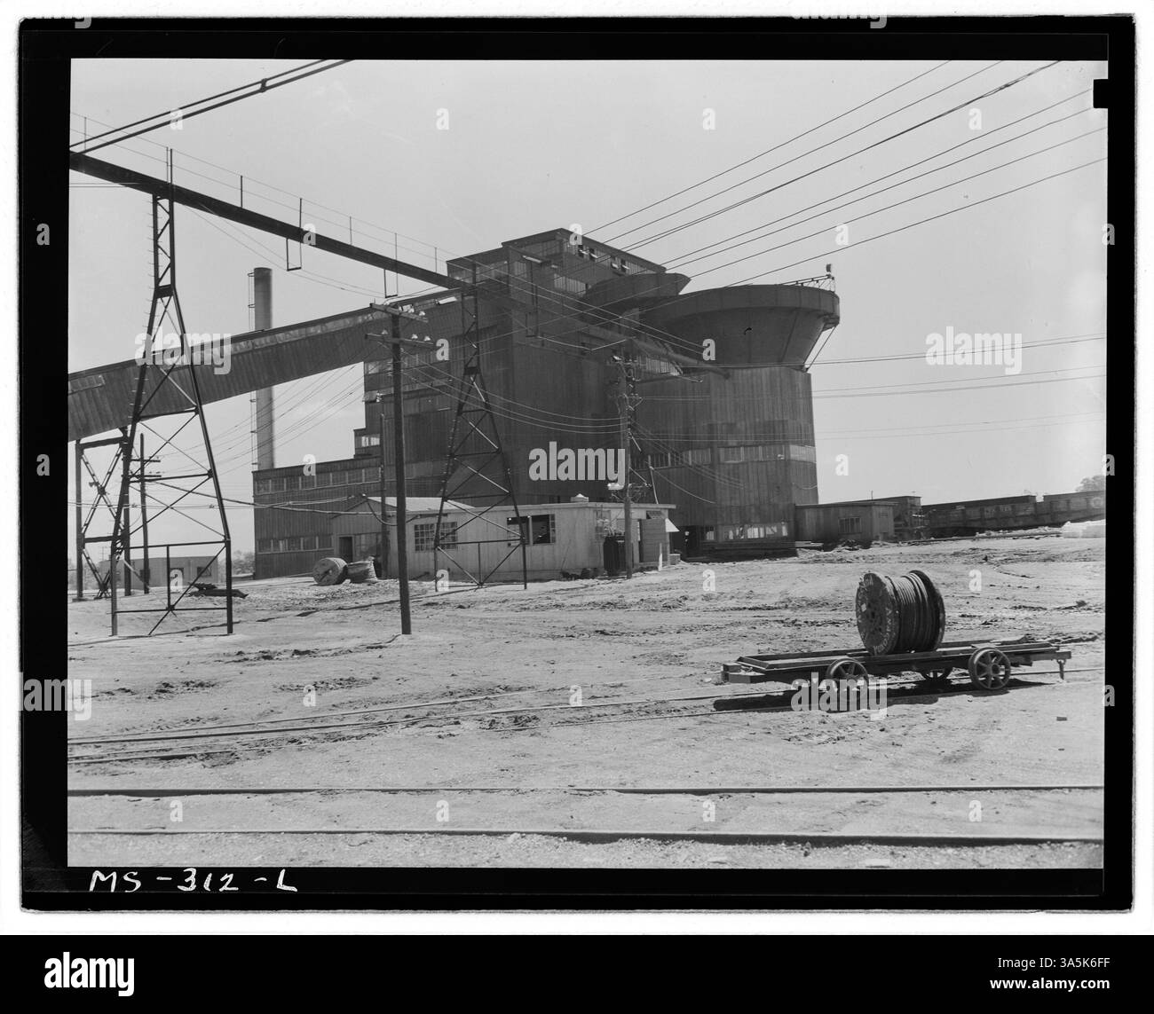 The tipple at Pyramid Coal Company’s Victory Mine in Terre Haute, Vigo ...