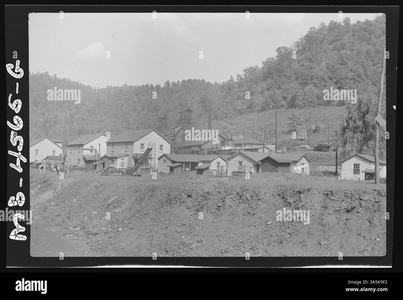Housing units and water storage tanks at Peerless Coal & Coke Company’s ...