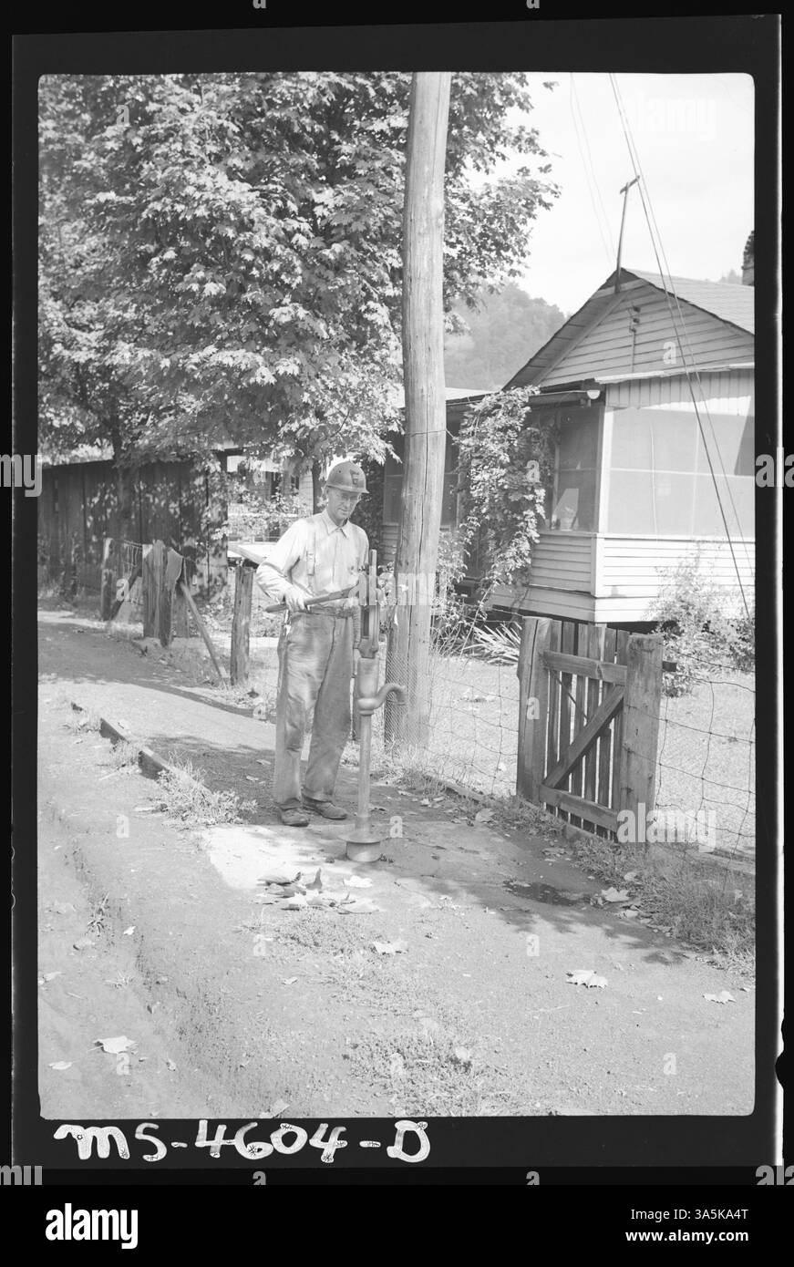 At the Pardee & Curtin Lumber Company’s Bergoo #2 Mine in Webster ...