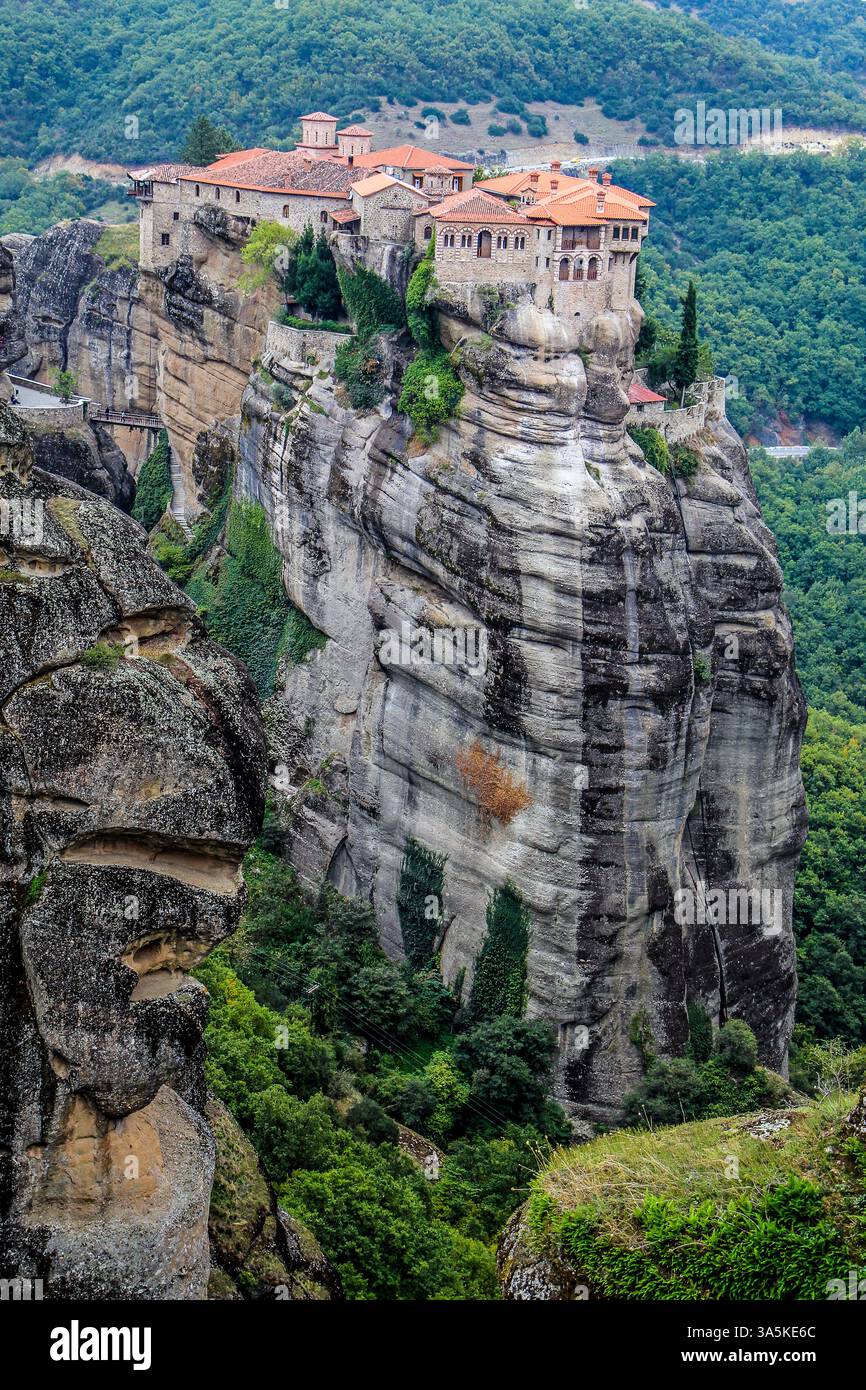 Monastero di meteora hi-res stock photography and images - Alamy