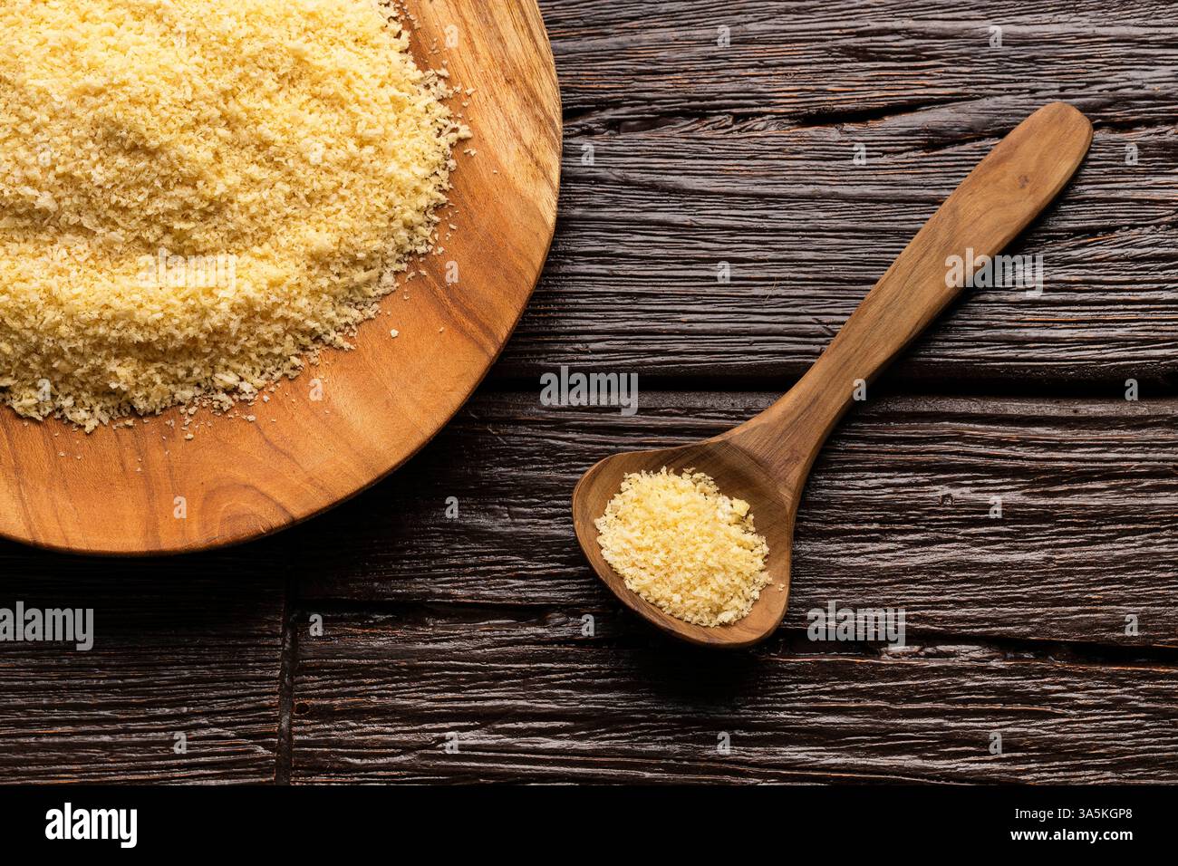 Yellow japanese panko crumbs in the spoon and bowl Stock Photo - Alamy
