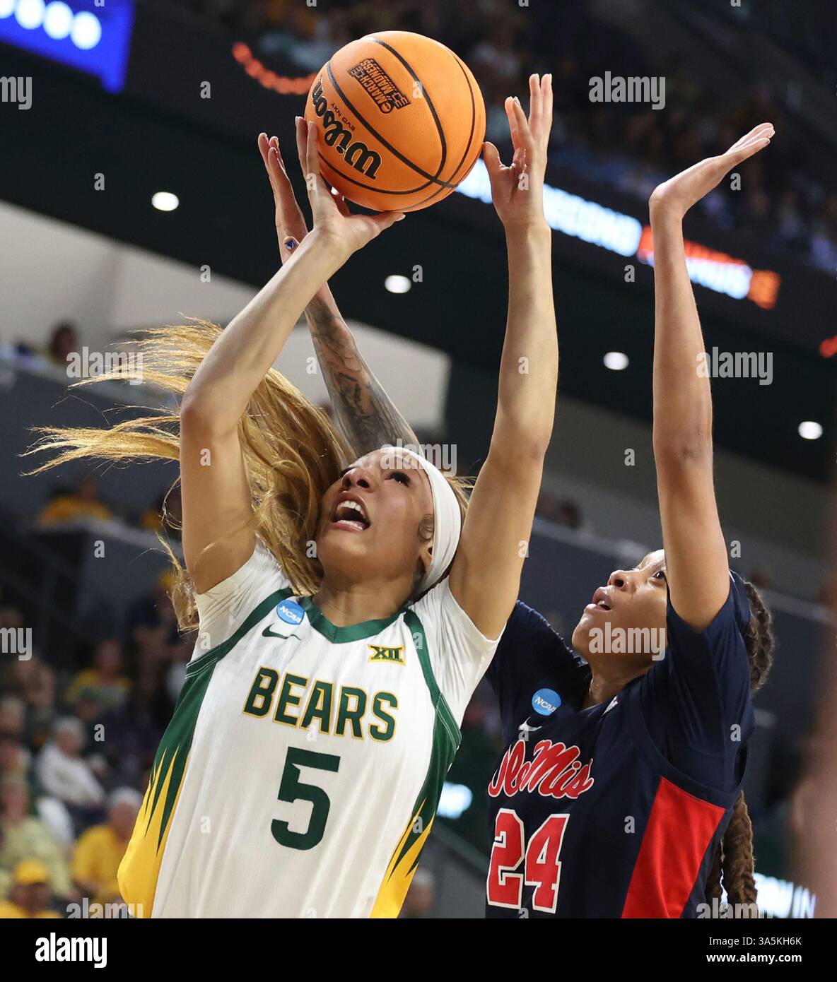 Baylor guard Darianna Littlepage-Buggs shoots over Mississippi guard ...