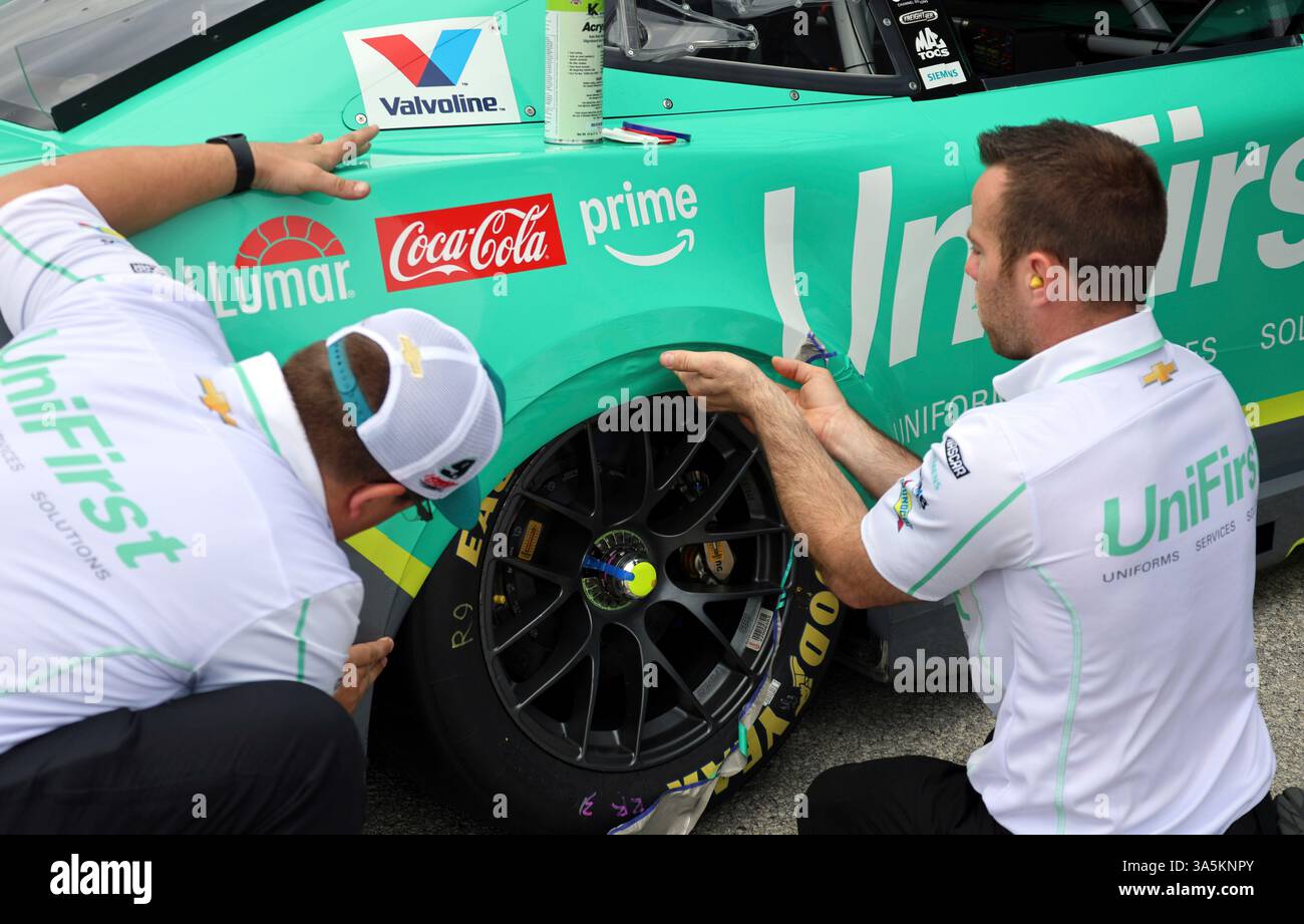 HOMESTEAD, FL - MARCH 23: Chase Elliott (#9 Hendrick Motorsports ...