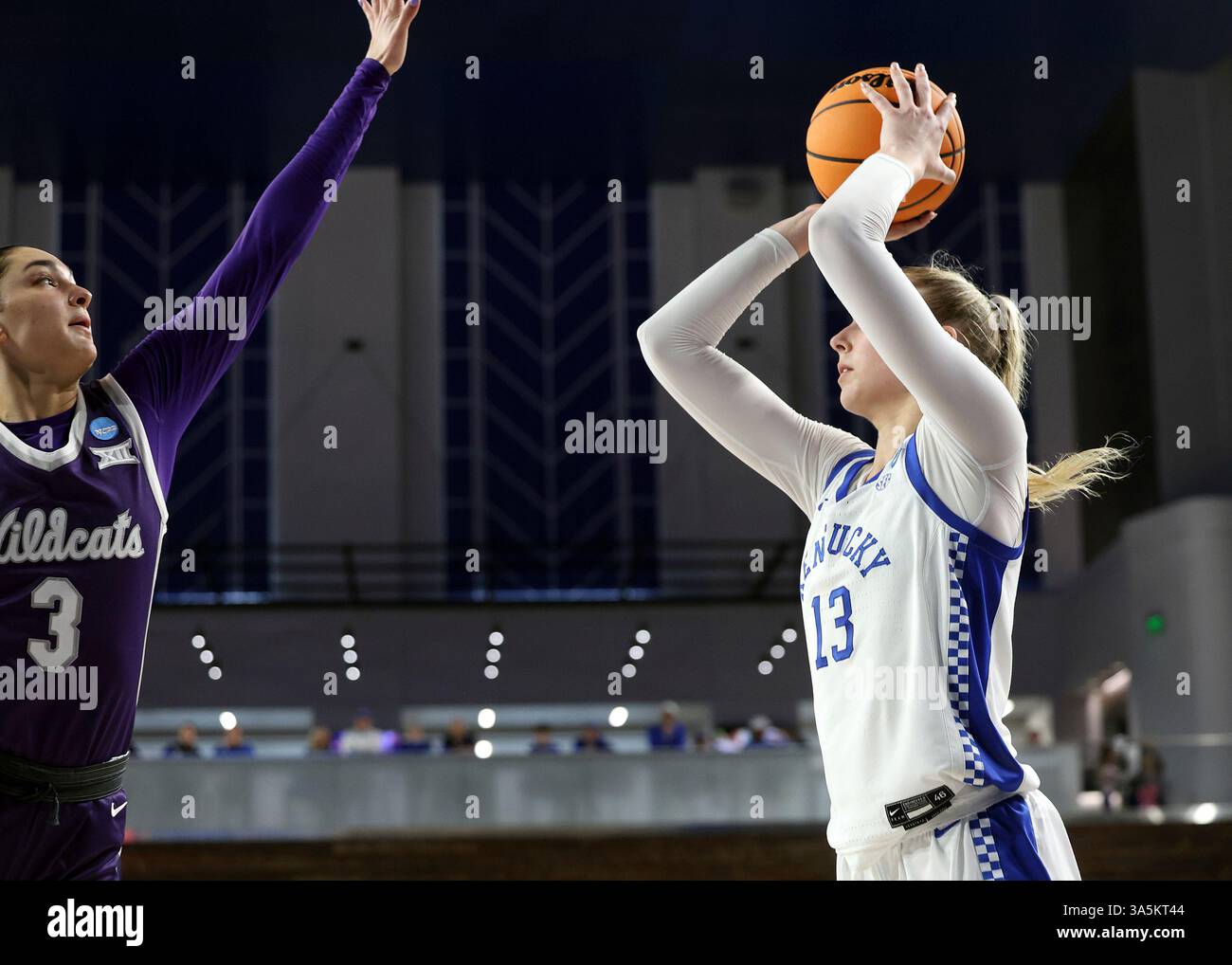 Kentucky's Clara Strack (13) shoots while defended by Kansas State's ...