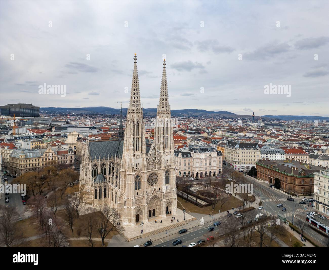 Drone rising in downtown buildings hi-res stock photography and images ...