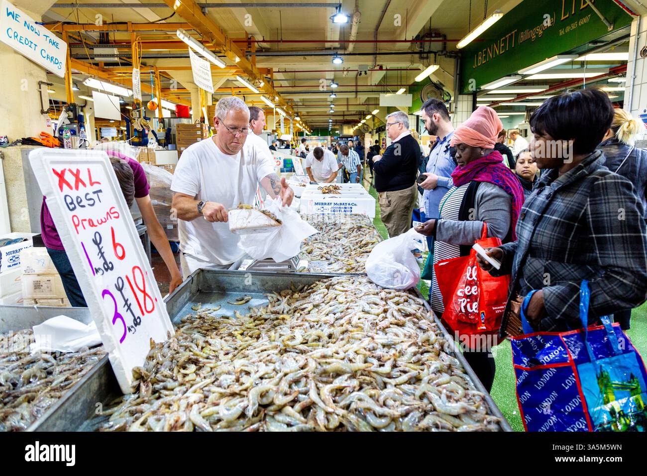 Prawn stall at Billingsgate Market, Docklands, London, England Stock ...