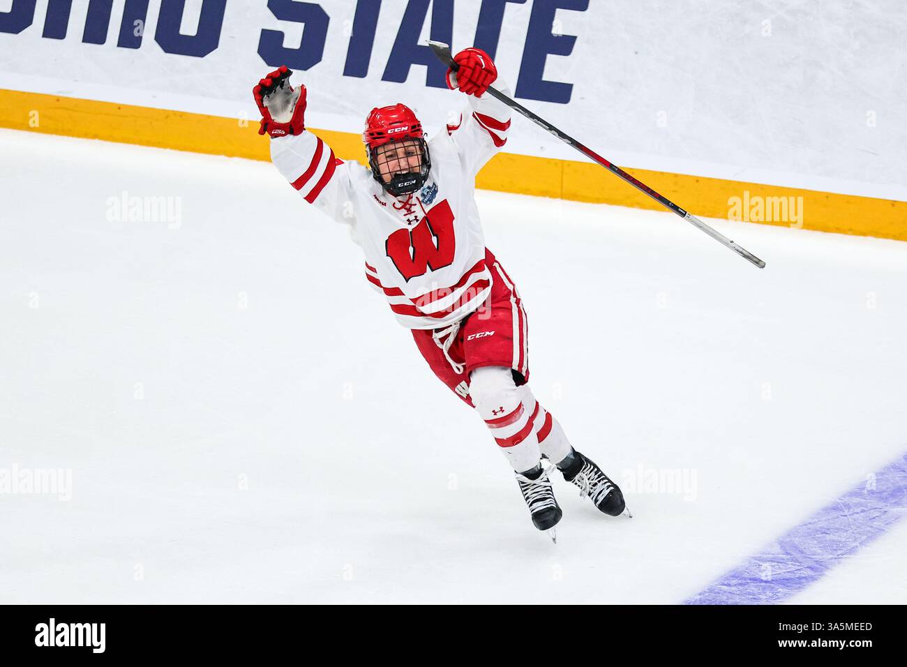 Minneapolis. 23rd Mar, 2025. Wisconsin Badgers Forward Kirsten Simms ...