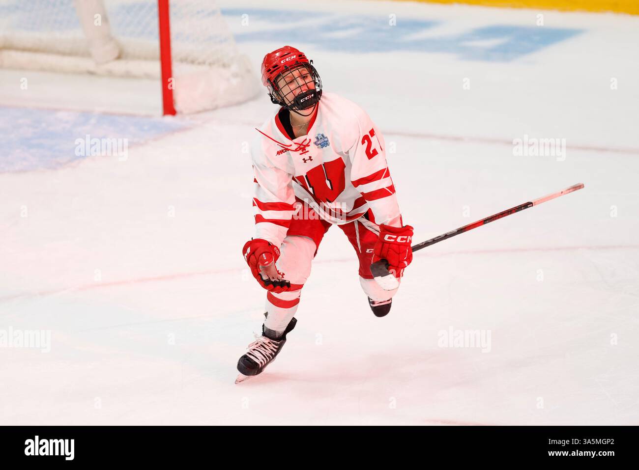 MINNEAPOLIS, MN - MARCH 23: Wisconsin Badgers forward Kirsten Simms (27 ...