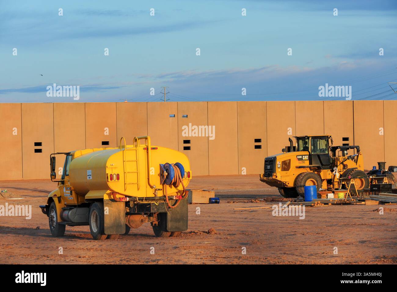 Mesa, Arizona, USA. 23rd Mar, 2025. Construction advances on the ...