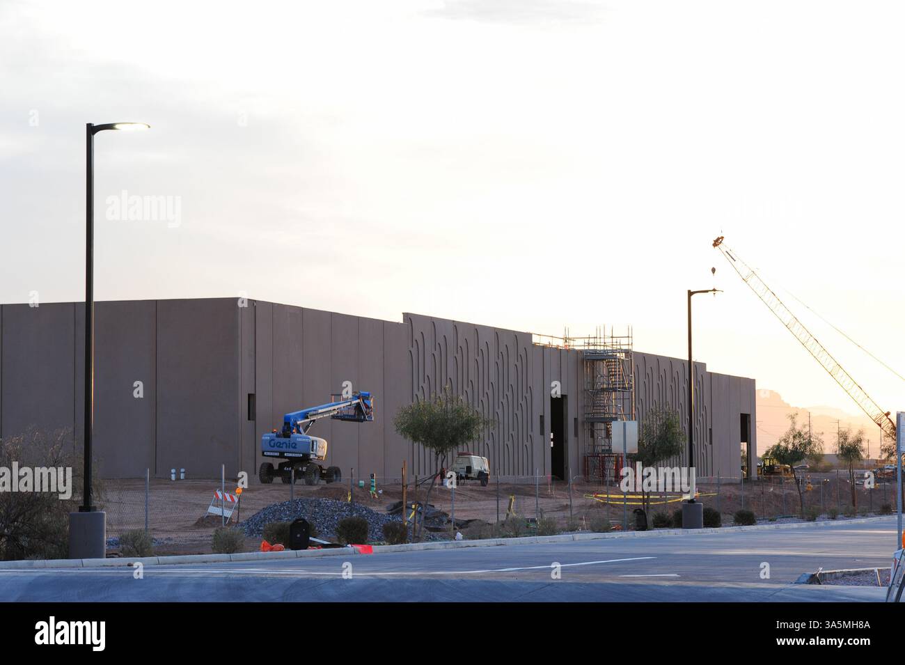 Mesa, Arizona, USA. 23rd Mar, 2025. Construction advances on the ...