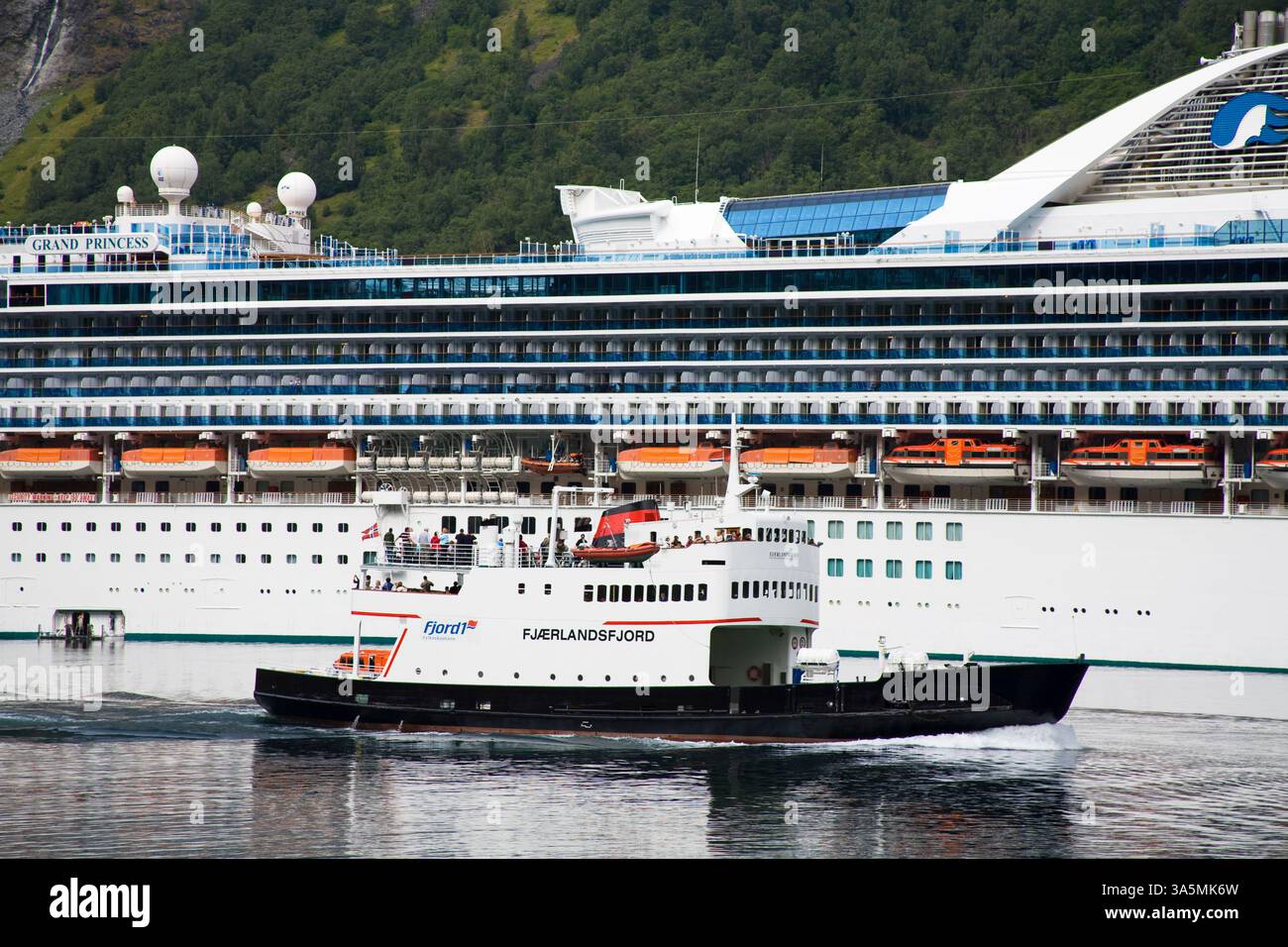 "Grand Princess" Cruise Ship & Ferry in Aurlandsfjord, Flam Village ...