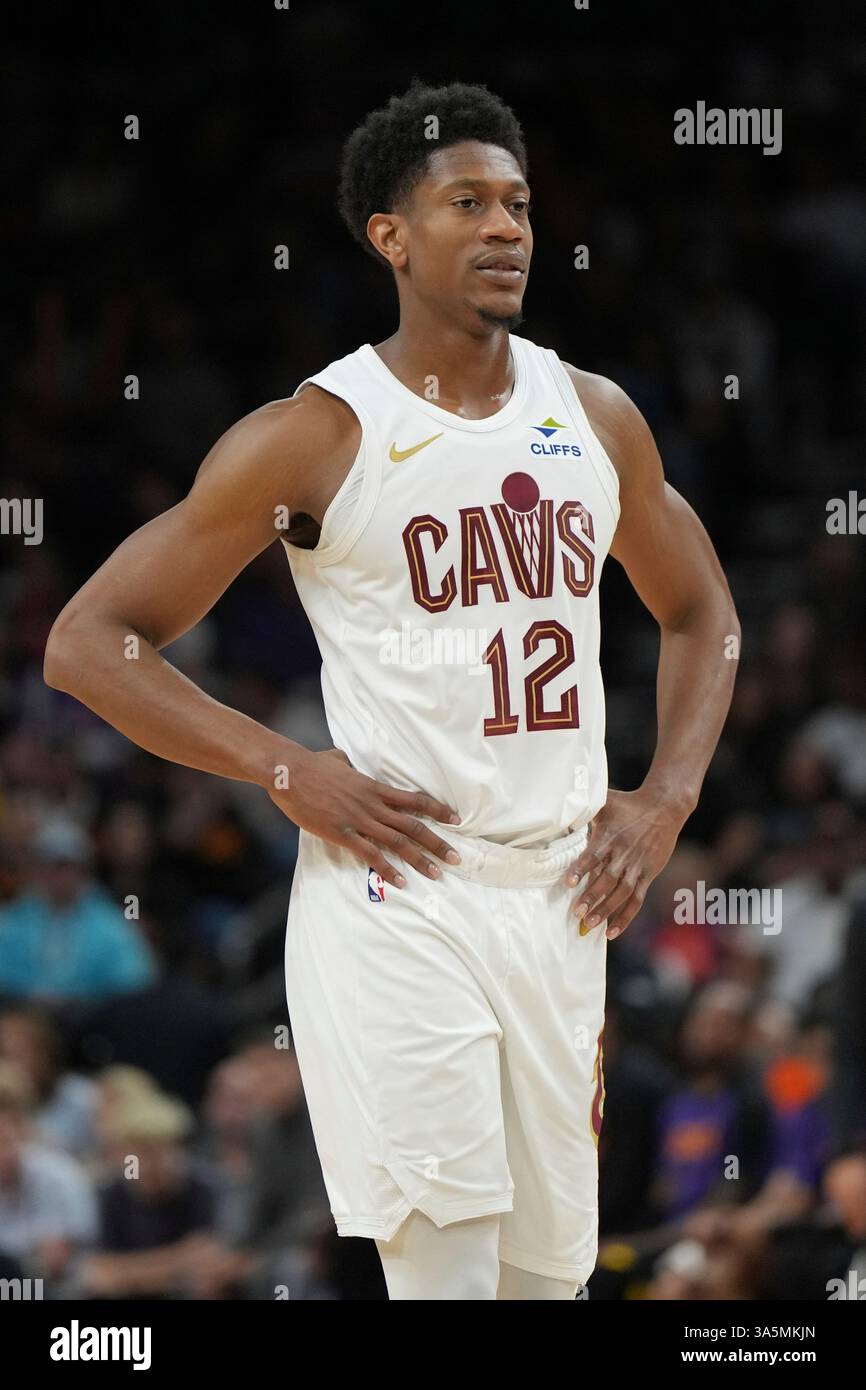 Cleveland Cavaliers forward De'Andre Hunter (12) during the first half ...