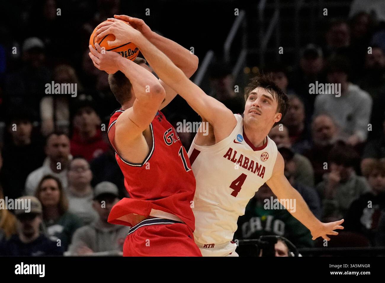 Alabama forward Grant Nelson (4) defends Saint Mary's center Mitchell ...