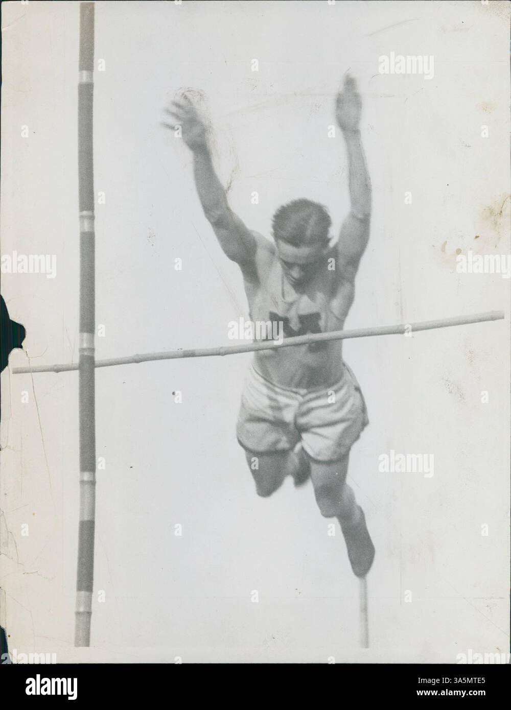 Bill Hawker, a Gopher track and field athlete, Hennepin County Library ...