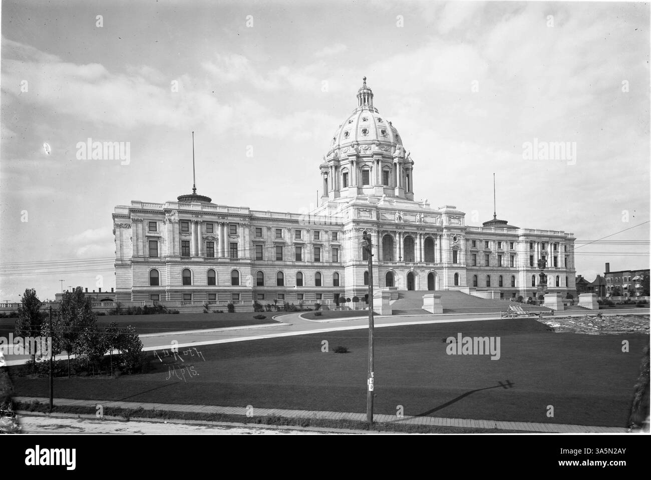This image of the Minnesota State Capitol just before completion shows ...