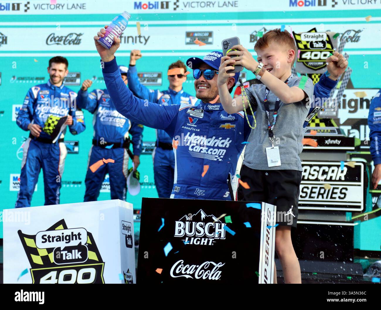 HOMESTEAD, FL - MARCH 23: Kyle Larson (#5 Hendrick Motorsports ...