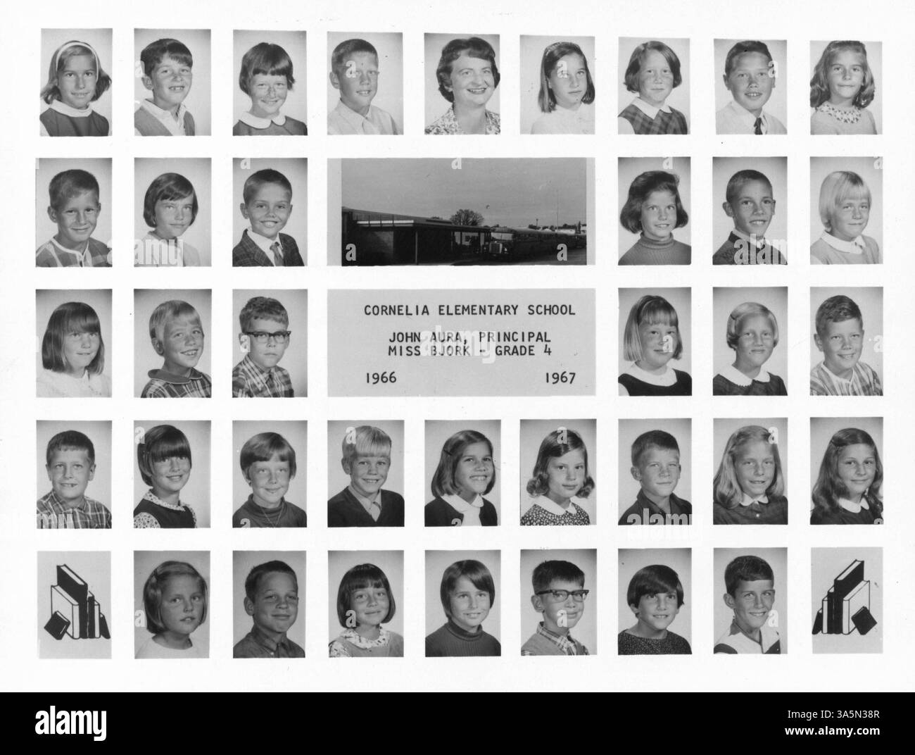 A 4th grade class photo from cornelia elementary school hi-res stock photography and images - Alamy