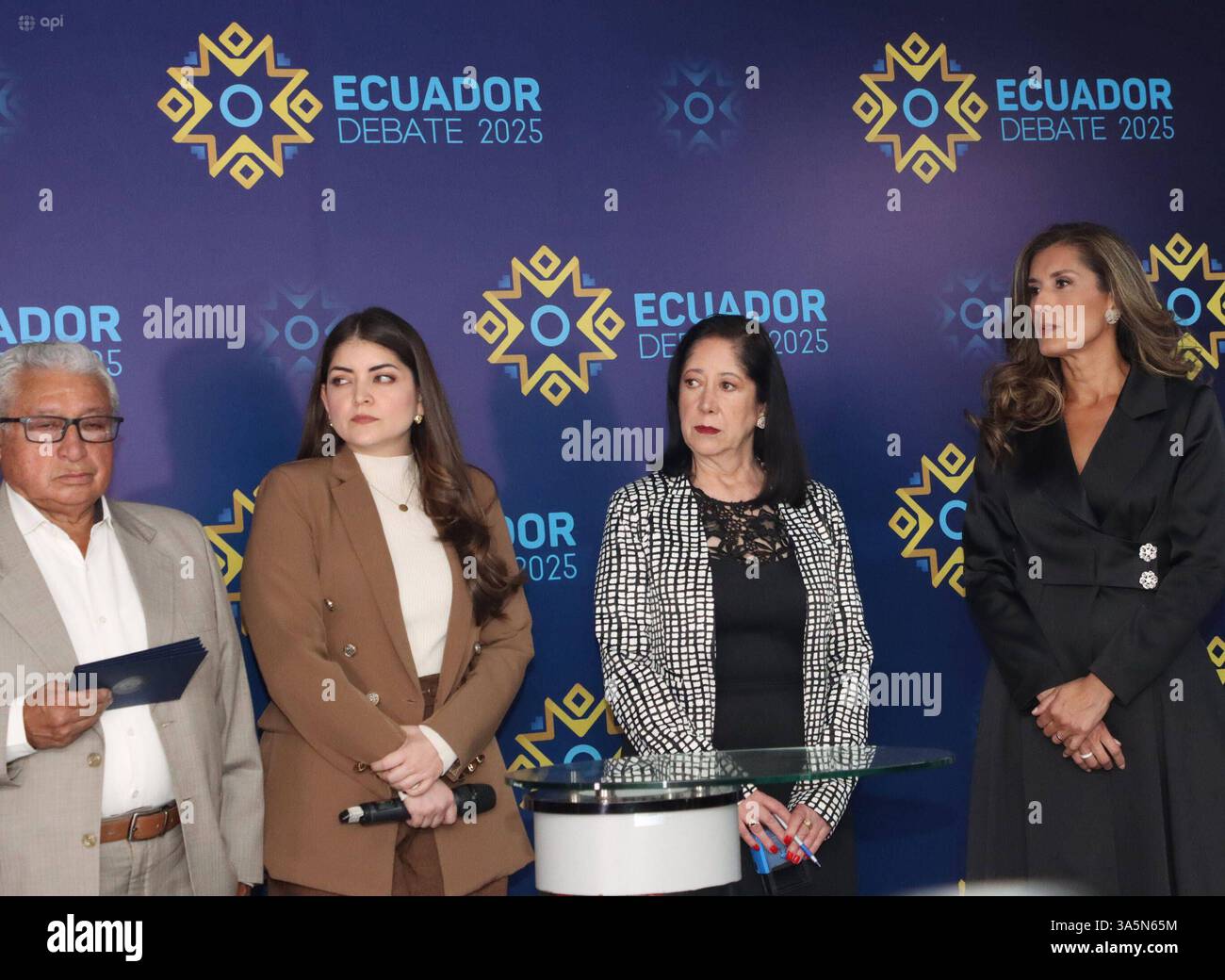 DEBATE PRESIDENTIAL 2025 GONZALEZ NOBOA Quito, Sunday, March 23, 2025 Presidential Debate 2025 ...