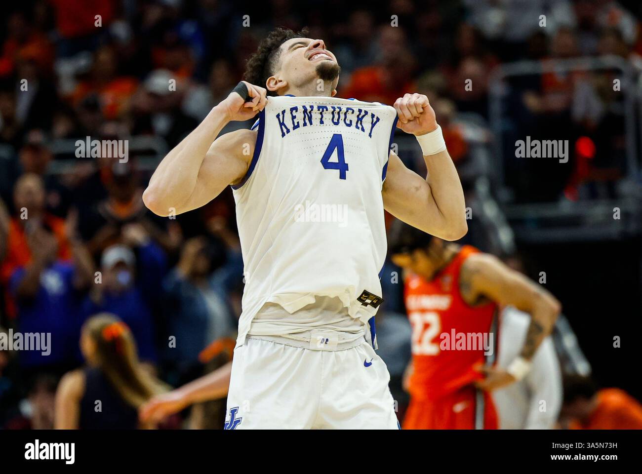Kentucky guard Koby Brea (4) reacts against Illinois in the second half ...
