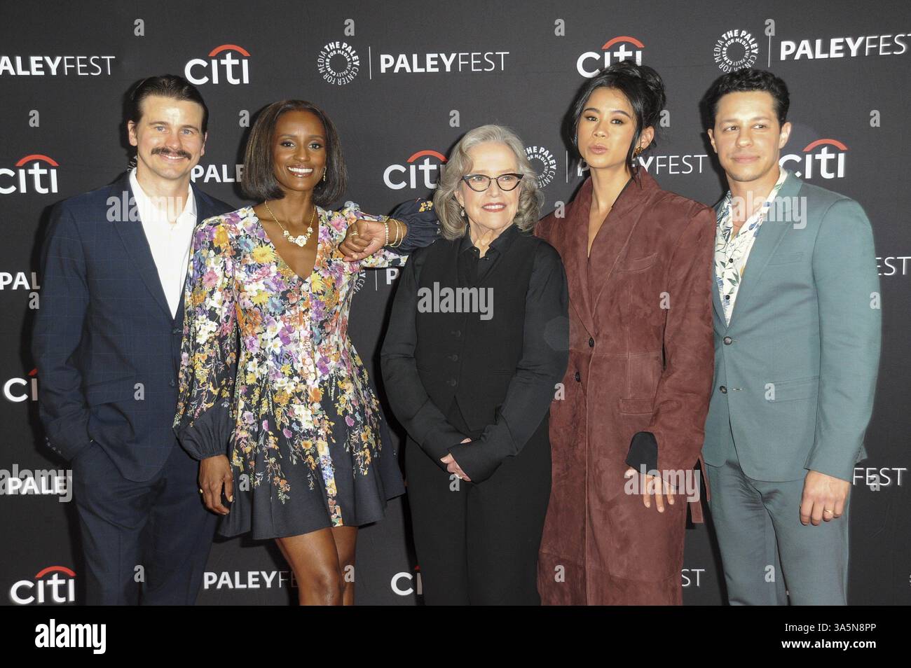 Skye P. Marshall, Kathy Bates, Jason Ritter, Leah Lewis, David Del Rio ...