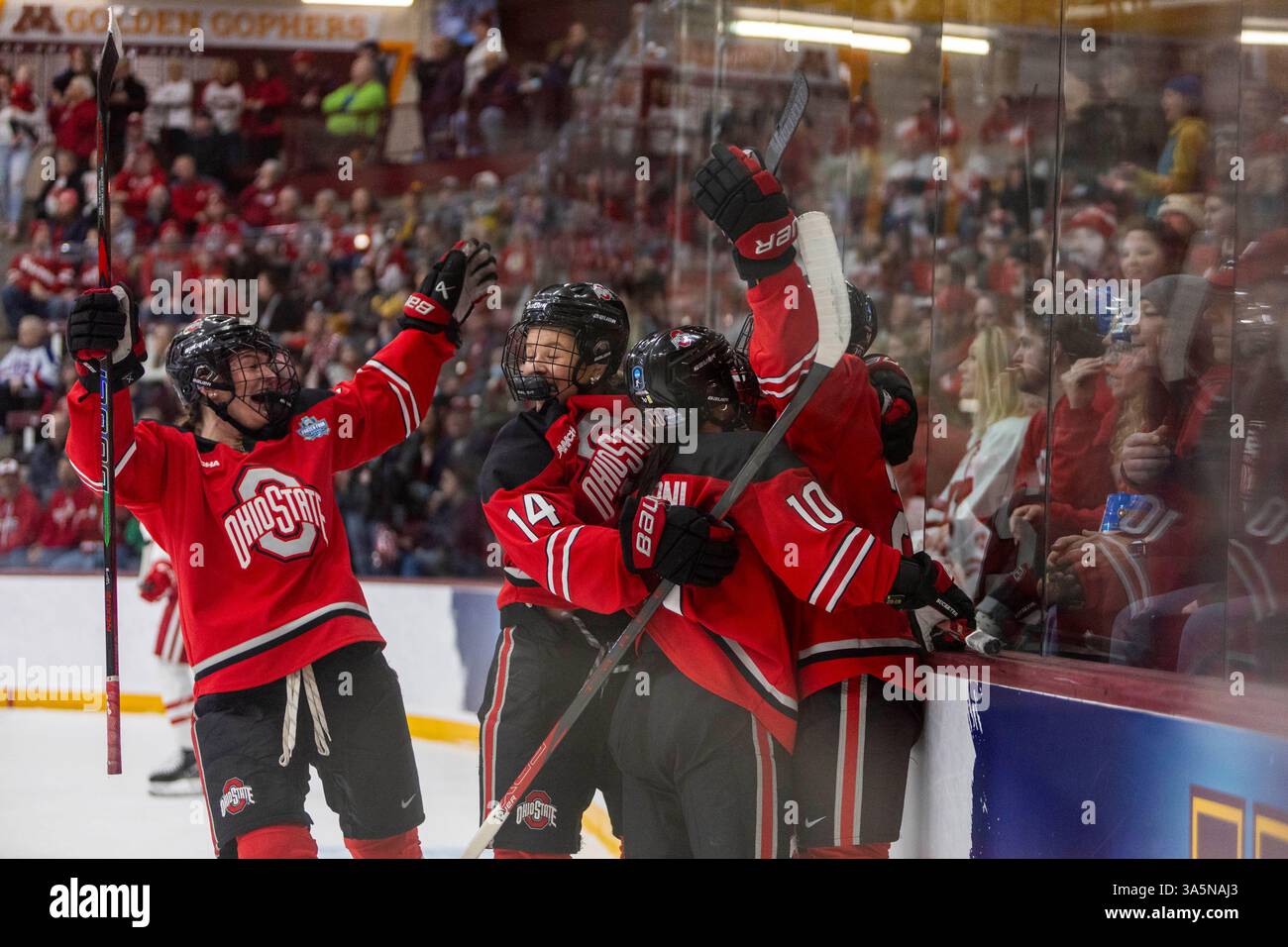 St. Paul, Minnesota, USA. 23rd Mar, 2025. Ohio State players celebrate ...