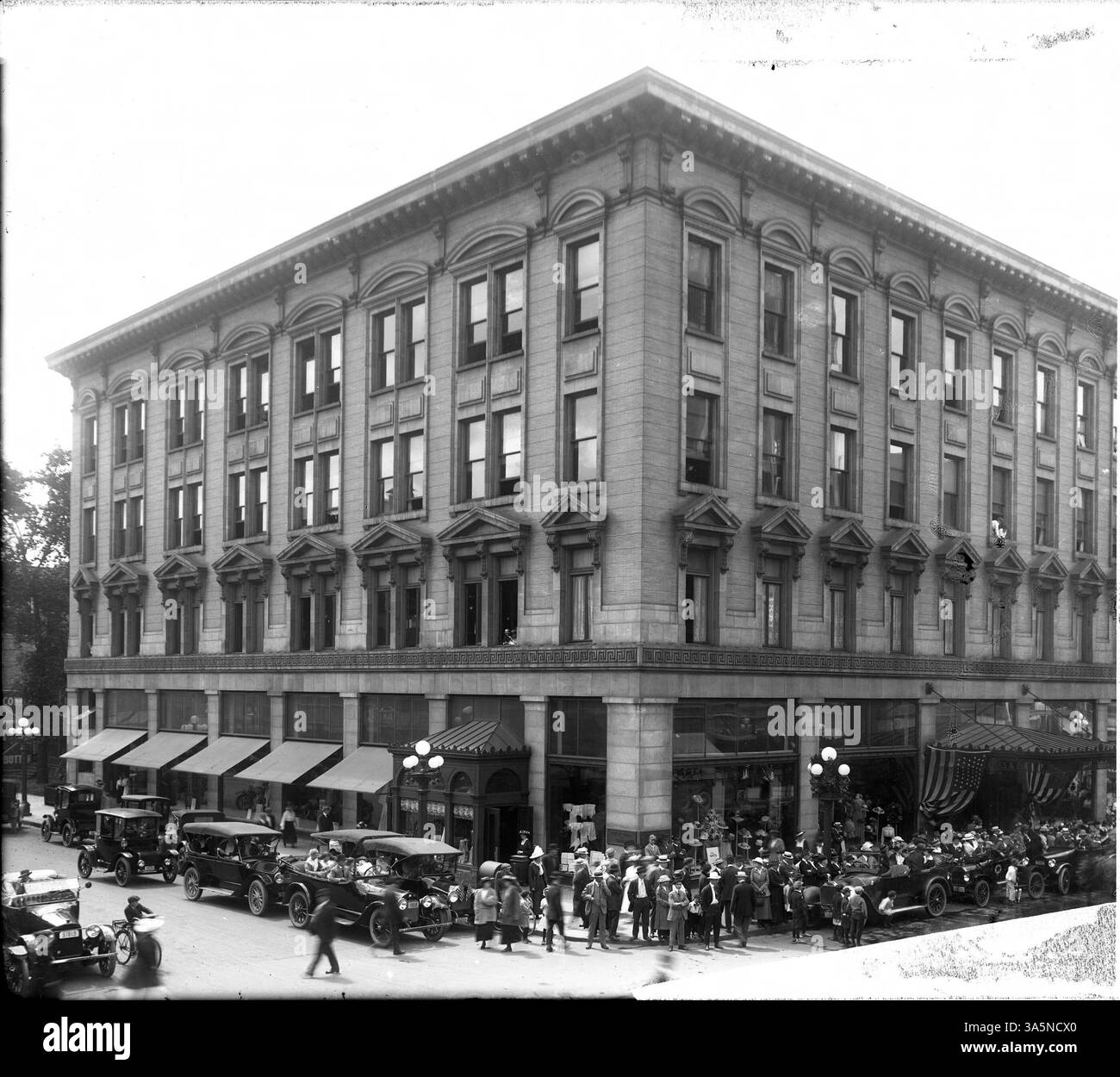 The John W. Thomas Company building was located at the southeast corner ...