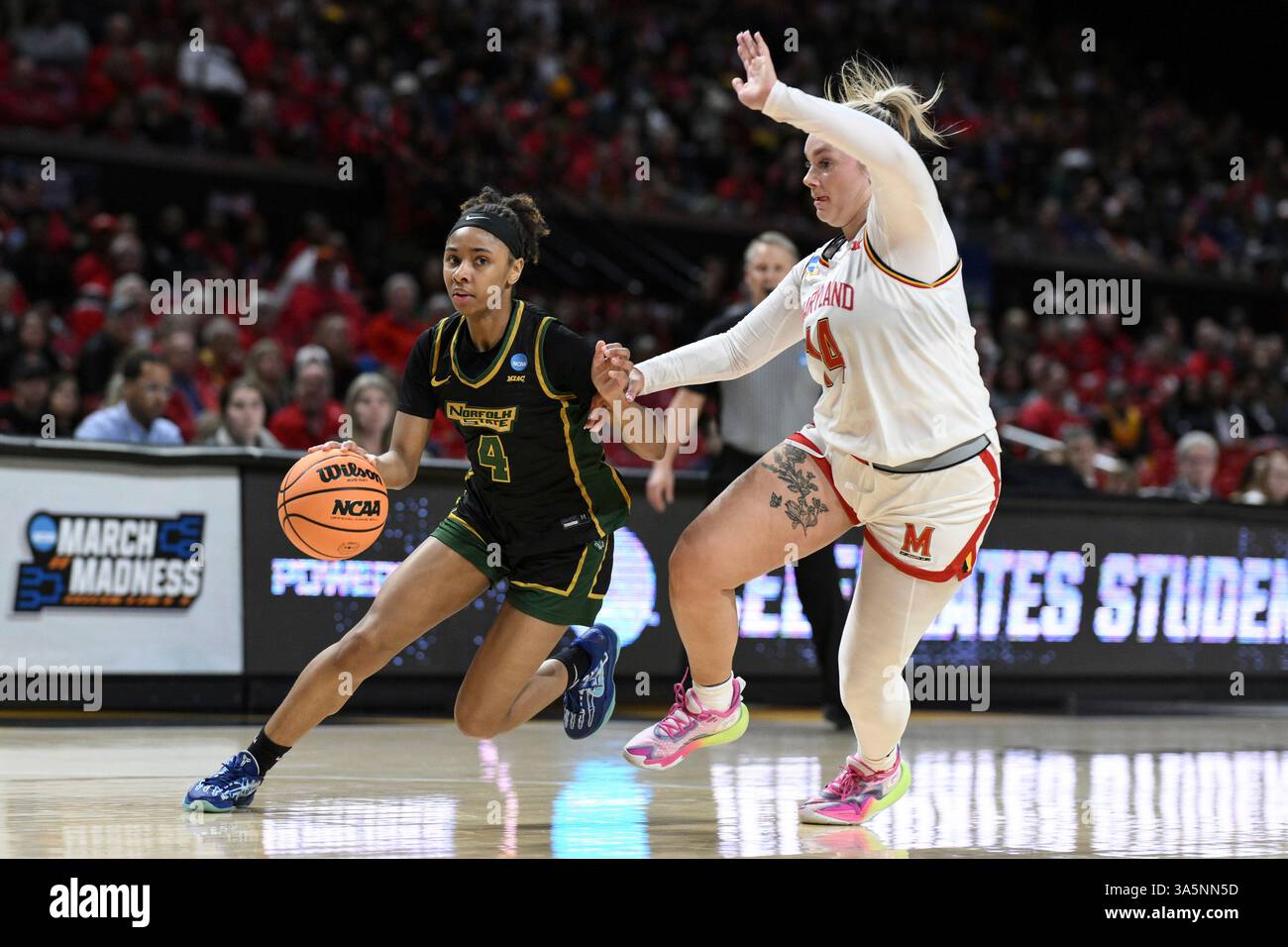 Norfolk State guard Anjanae Richardson (4) drives to the basket against ...