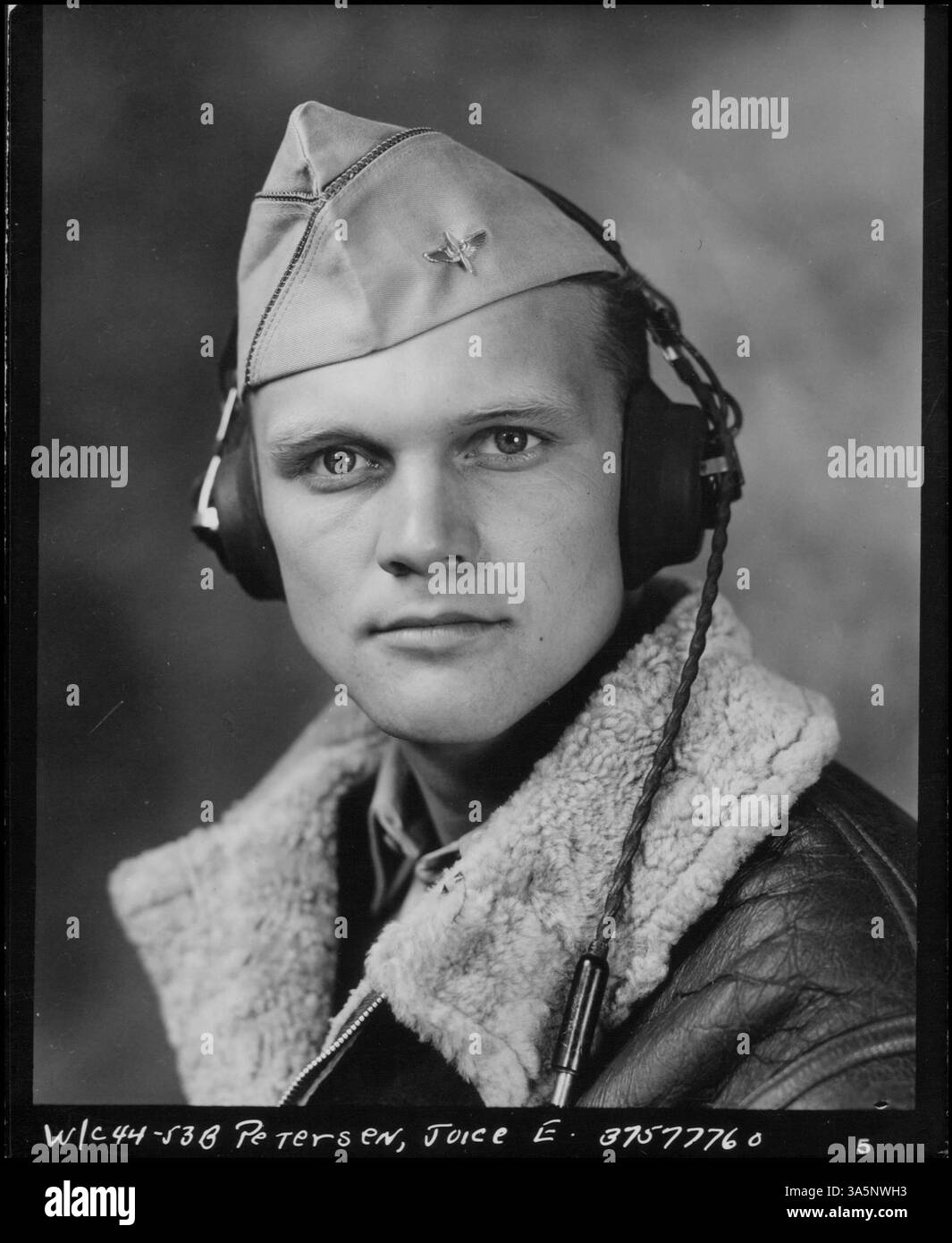 Female military service member Black and White Stock Photos & Images ...