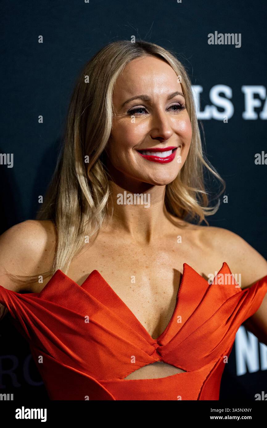 Washington, United States. 23rd Mar, 2025. Nikki Glaser arrives on the ...