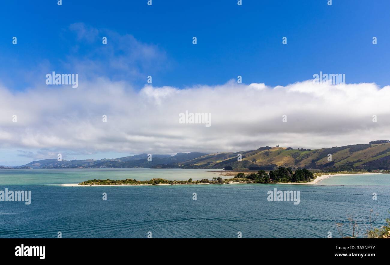 Scenic coastal view of Otago Harbor from Otago Peninsula, Dunedin, New ...