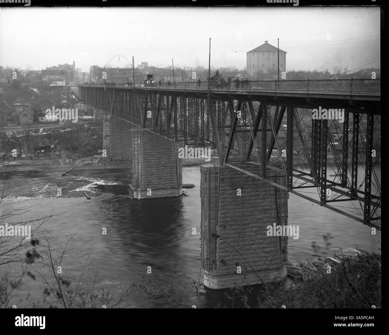 The Washington Avenue Bridge spanned the Mississippi River at Bohemian ...