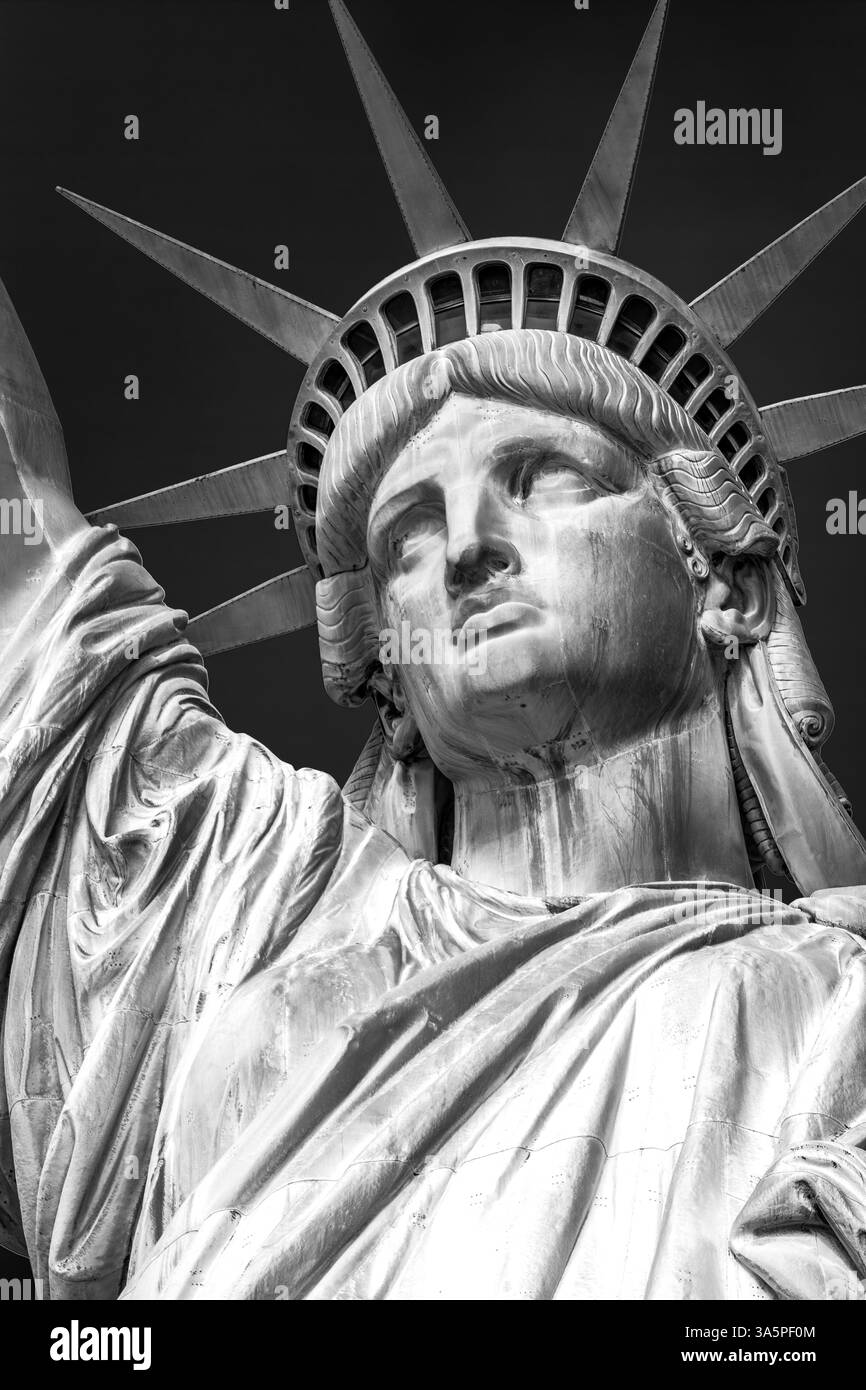 Close-up of iconic "The Statue of Liberty Enlightening the World" and ...