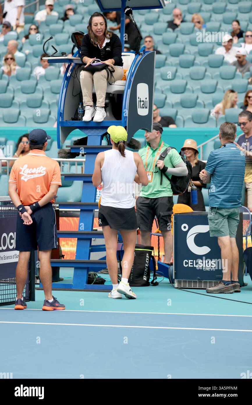 MIAMI GARDENS, FLORIDA - MARCH 23: Iga Swiatek of Poland defeats Elise Mertens of Belgium in the ...