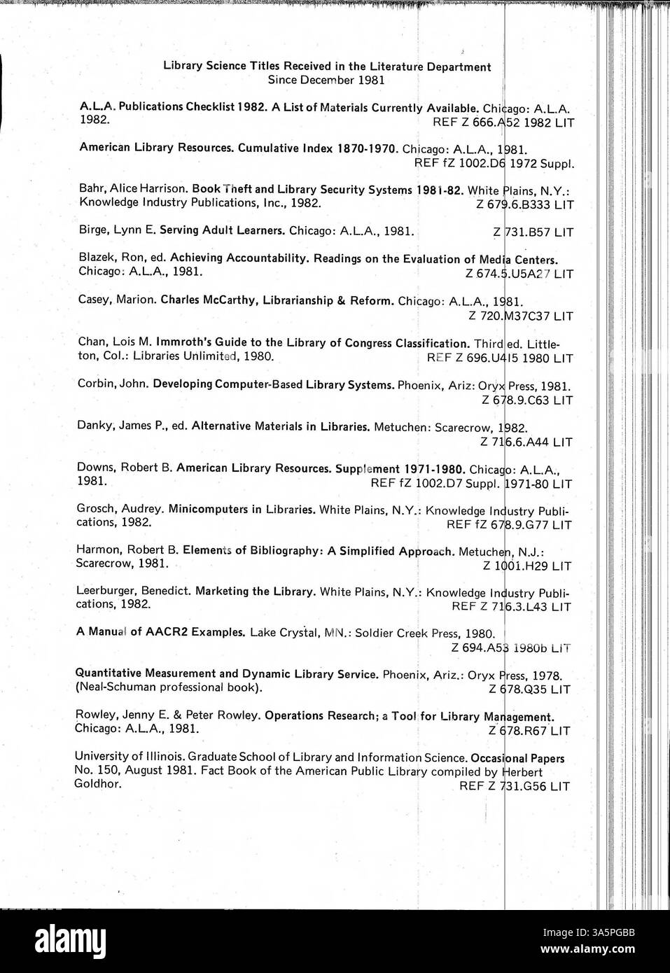 This weekly bulletin from 1982 is aimed at employees of the Minneapolis Public Library, offering ...