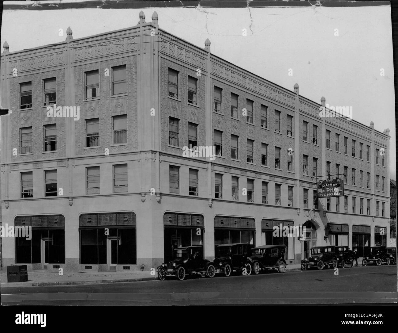 The mcphail school of music hi-res stock photography and images - Alamy