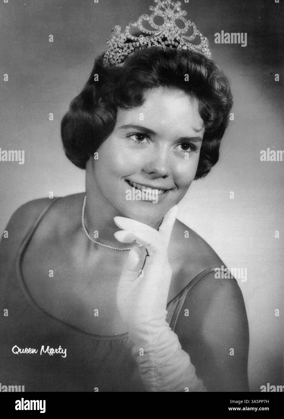 The 1962 voyageur yearbook documents minnetonka high schools activities ...