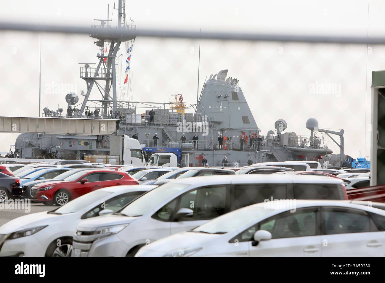 USS Warrior (MCM-10) , a mine countermeasures ship of the United States ...