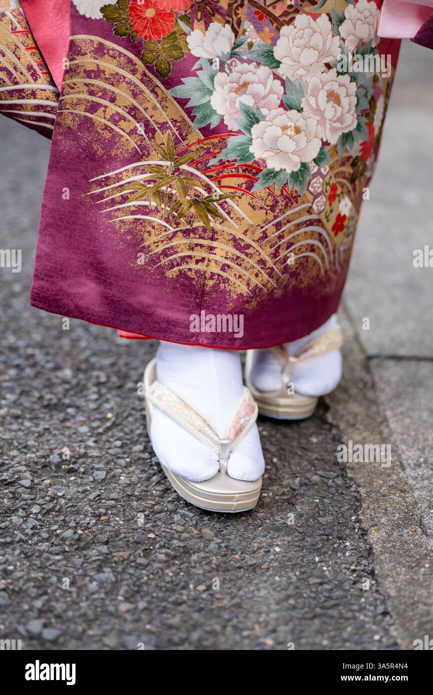 Vibrant Pink Traditional Japanese Kimono Furisode with Gold Accent and ...