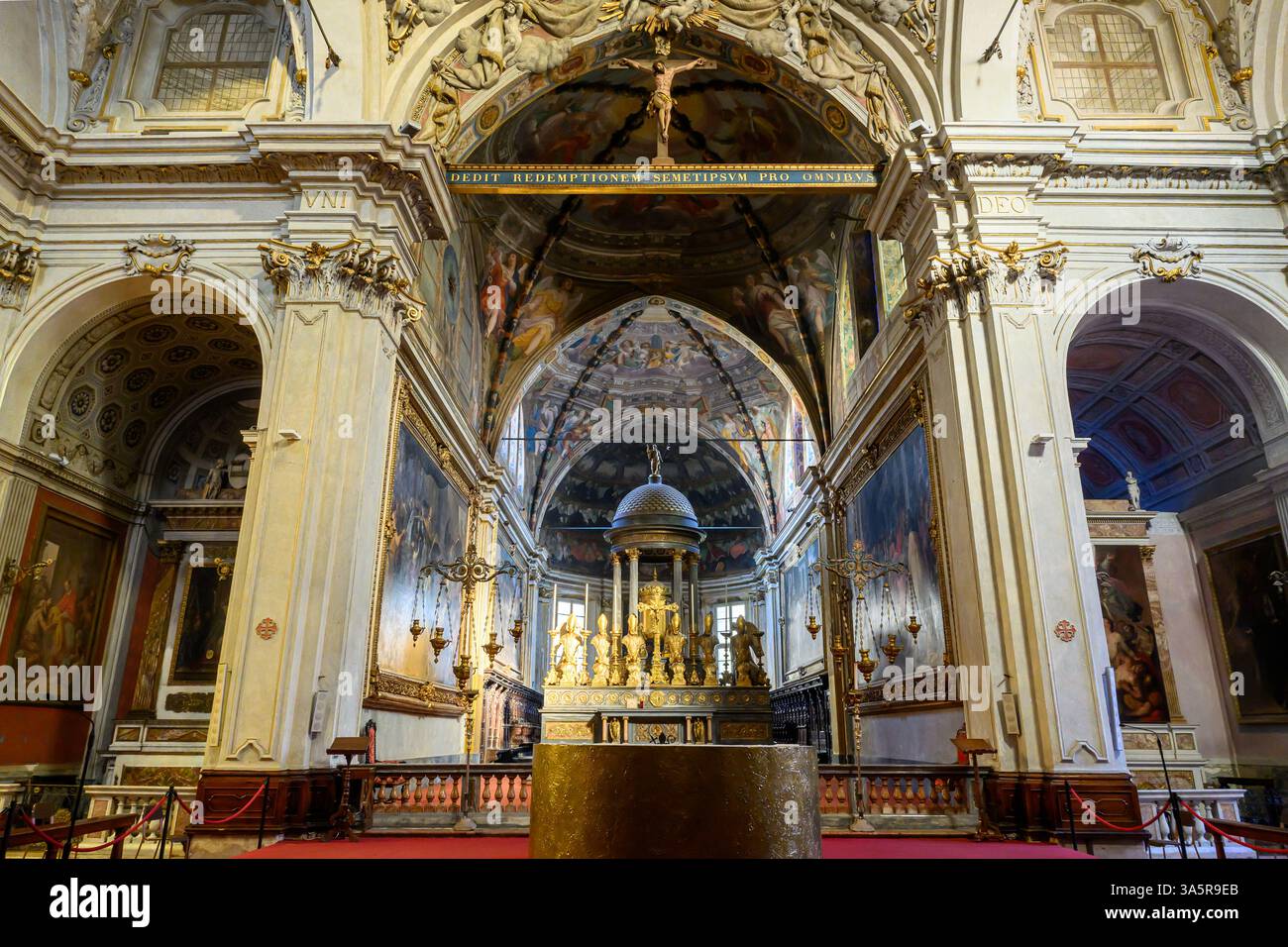 Altar inside the Chiesa Parrocchiale di San Marco (San Marco Church ...