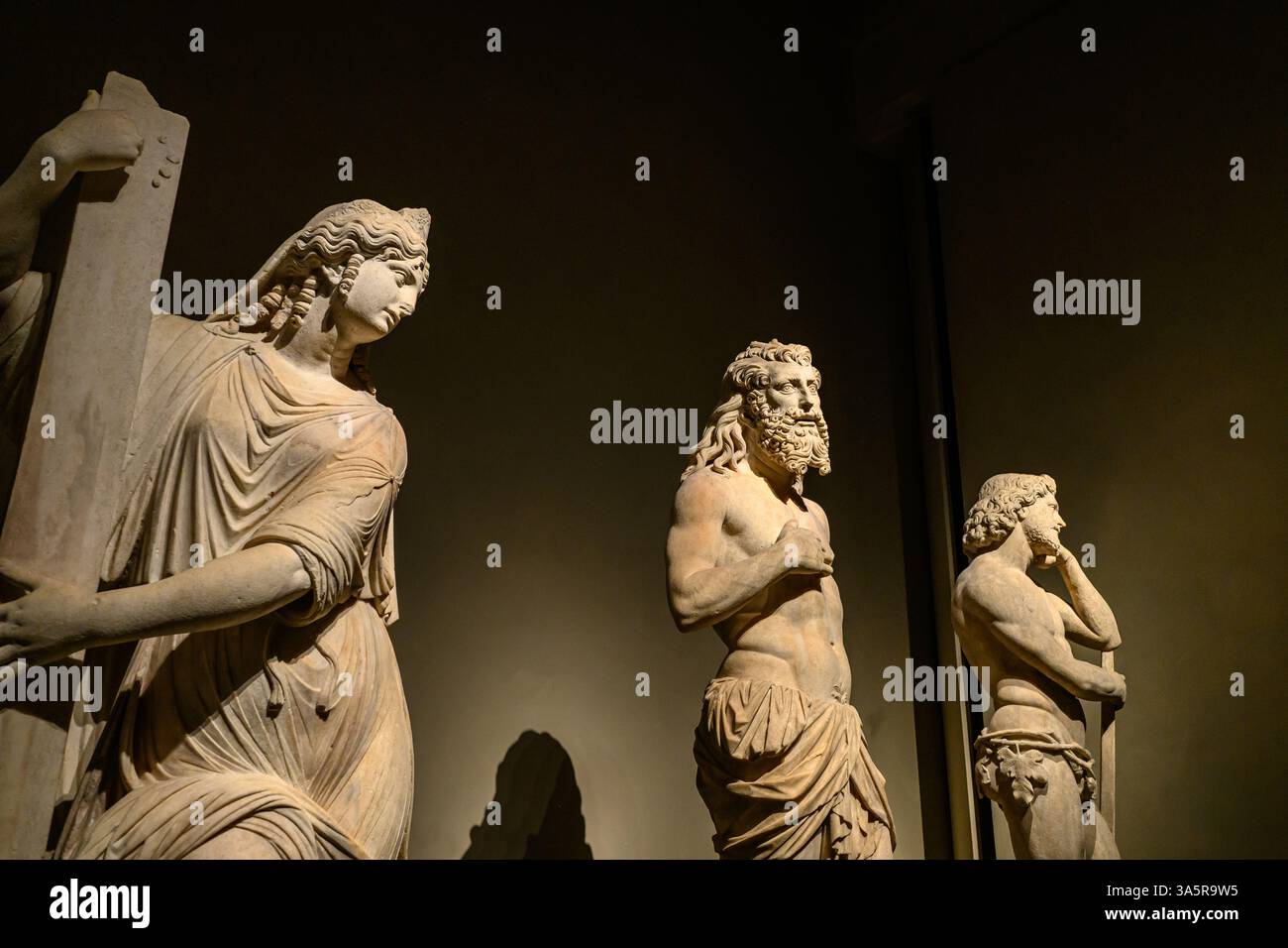 Statues inside the Duomo Milan museum (Musée de la cathédrale de Milan ...