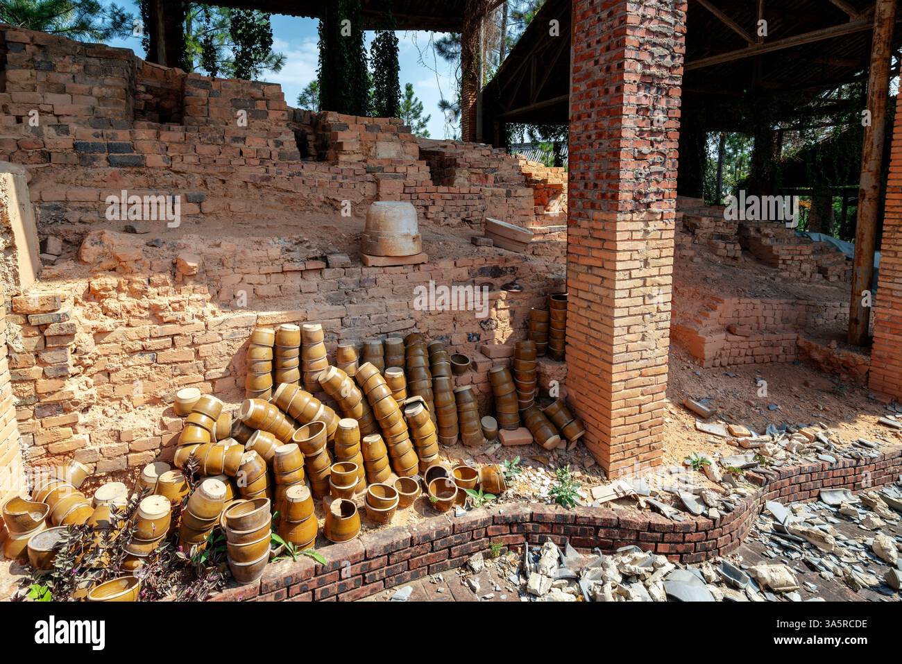 Ancient kiln used for making pottery, Jianshui, Yunnan, China Stock ...