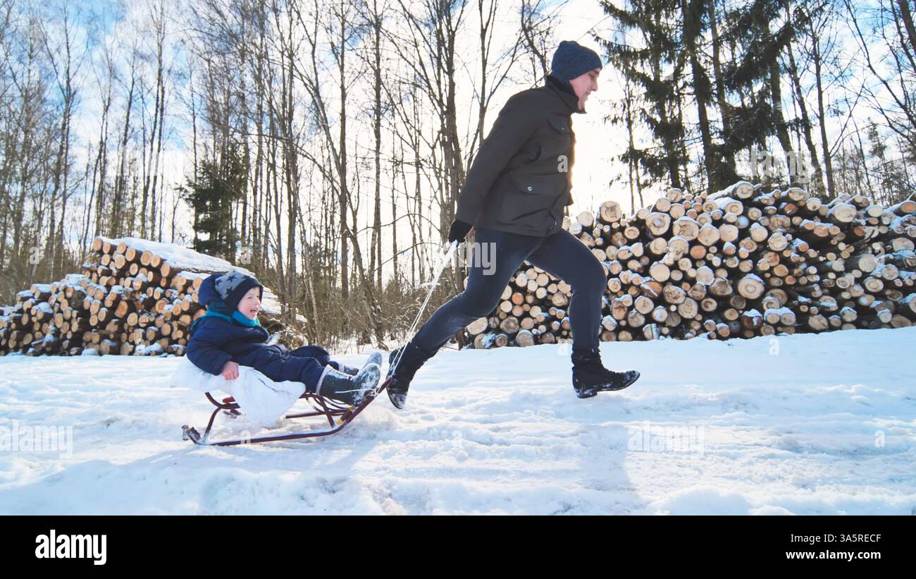 Winter scene featuring pile hi-res stock photography and images - Alamy