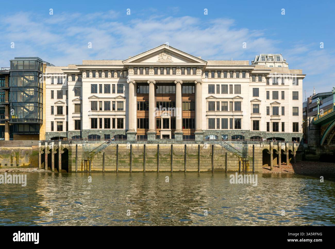Historic frontage of Vintners Hall, River Thames waterfront, London ...