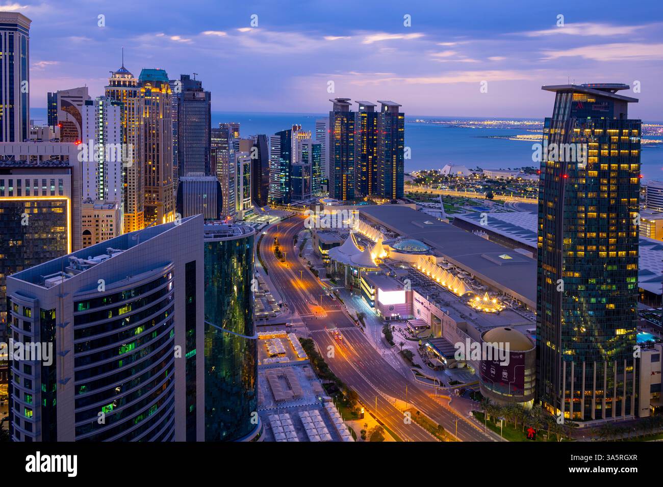 Marriott Marquis City Center Doha Hotel Stock Photo - Alamy