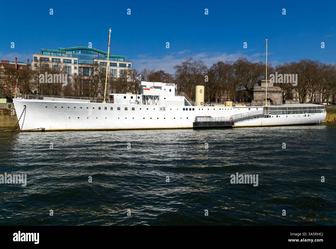 HMS Wellington, Temple Pier, Victoria embankment, London, England, UK ...